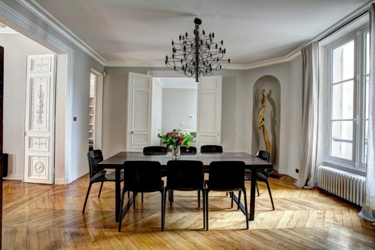 Finding the Perfect Dining Table in Sydney: From Sales to Complete Sets